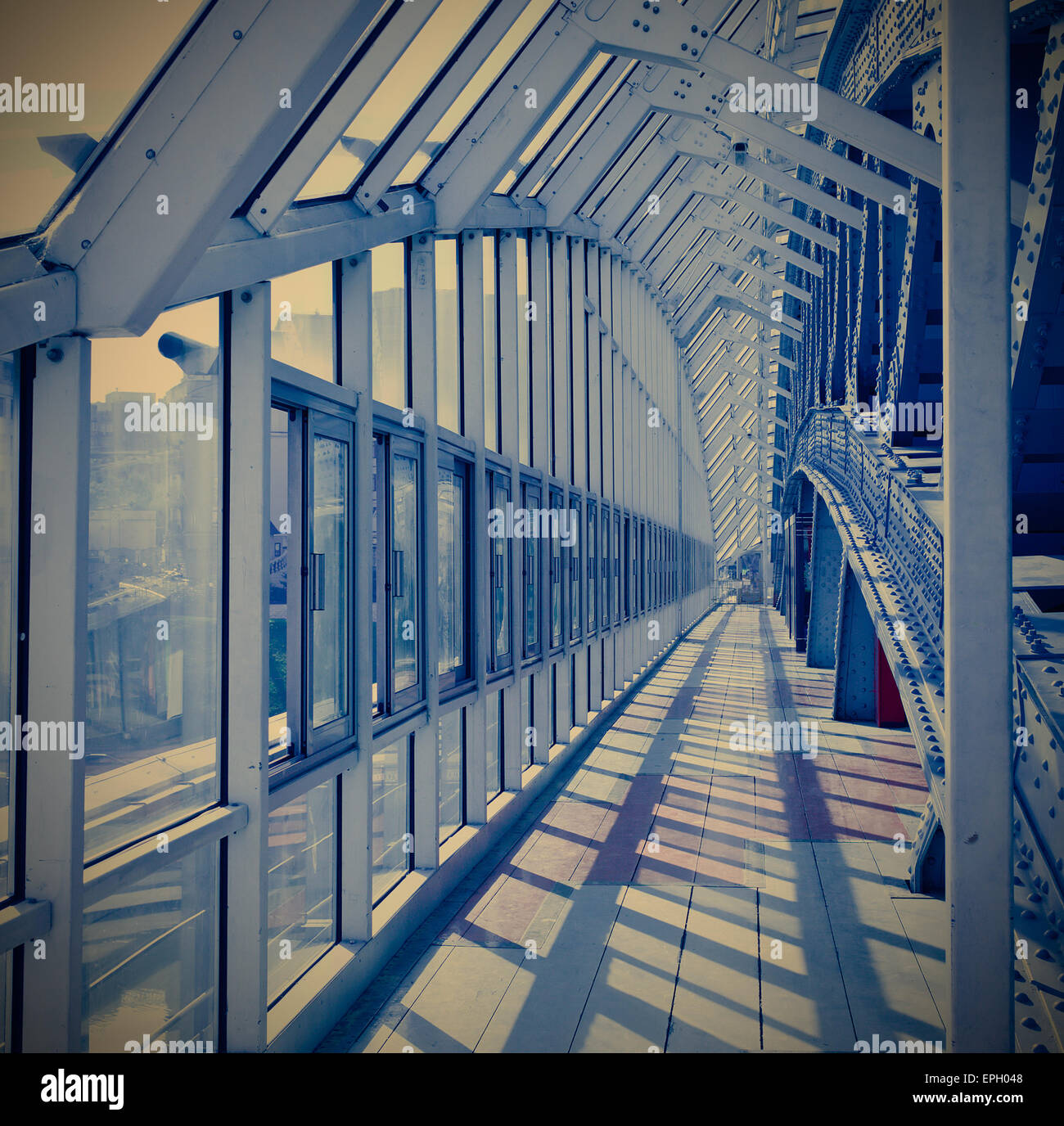 Interior bridge architecture hi-res stock photography and images - Alamy