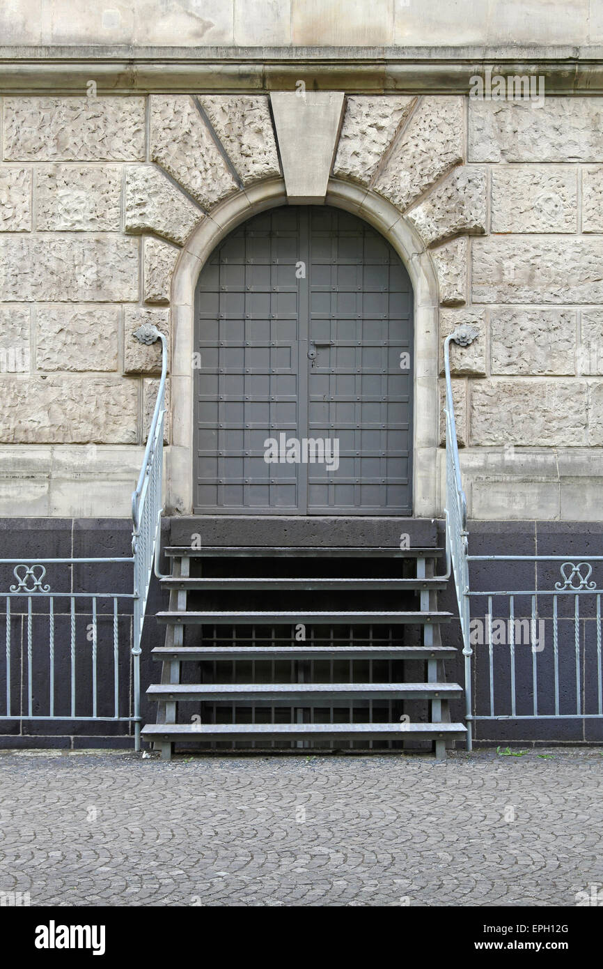 Arch door hi-res stock photography and images - Alamy