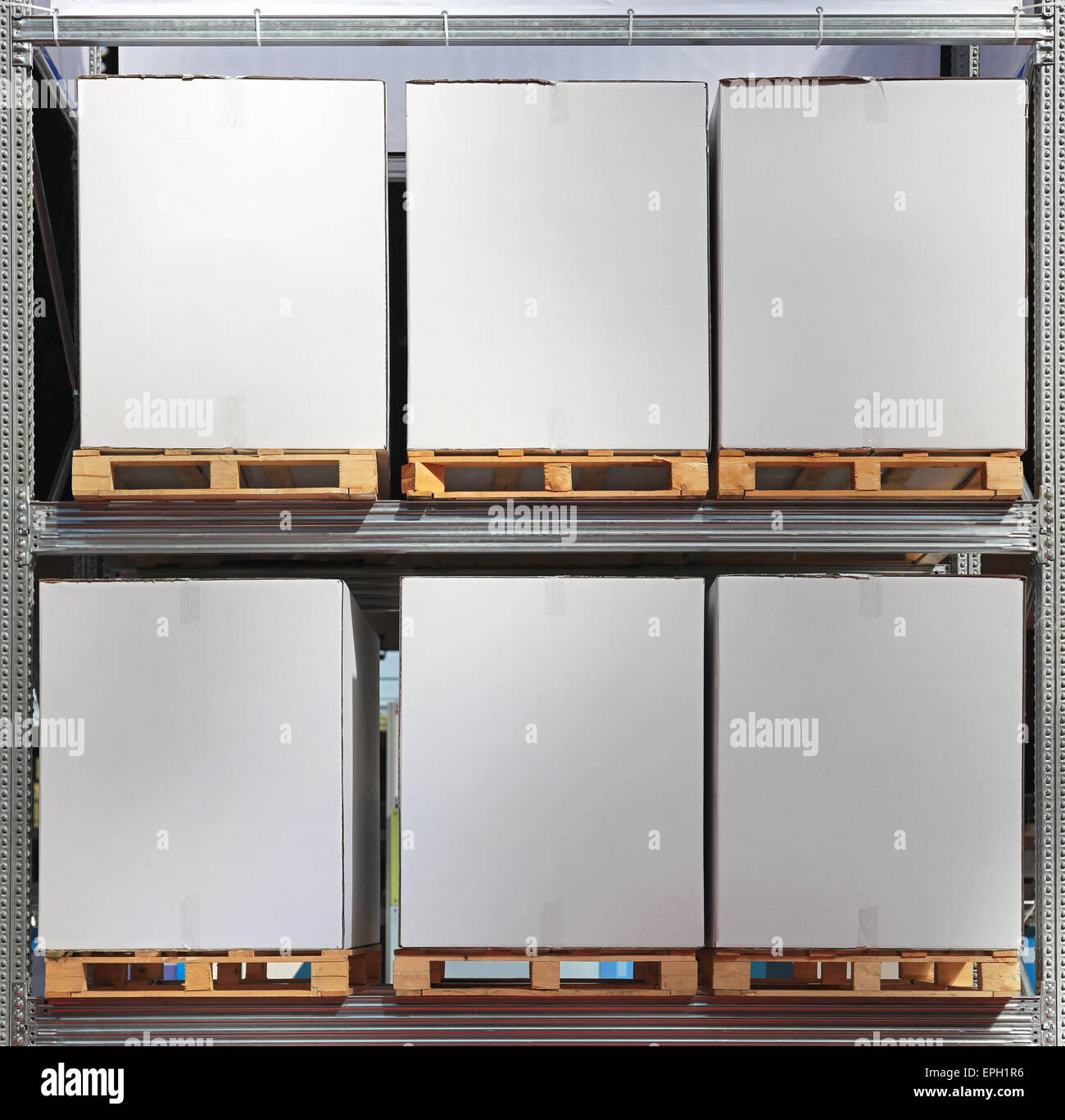 Pallets rack hi-res stock photography and images - Alamy