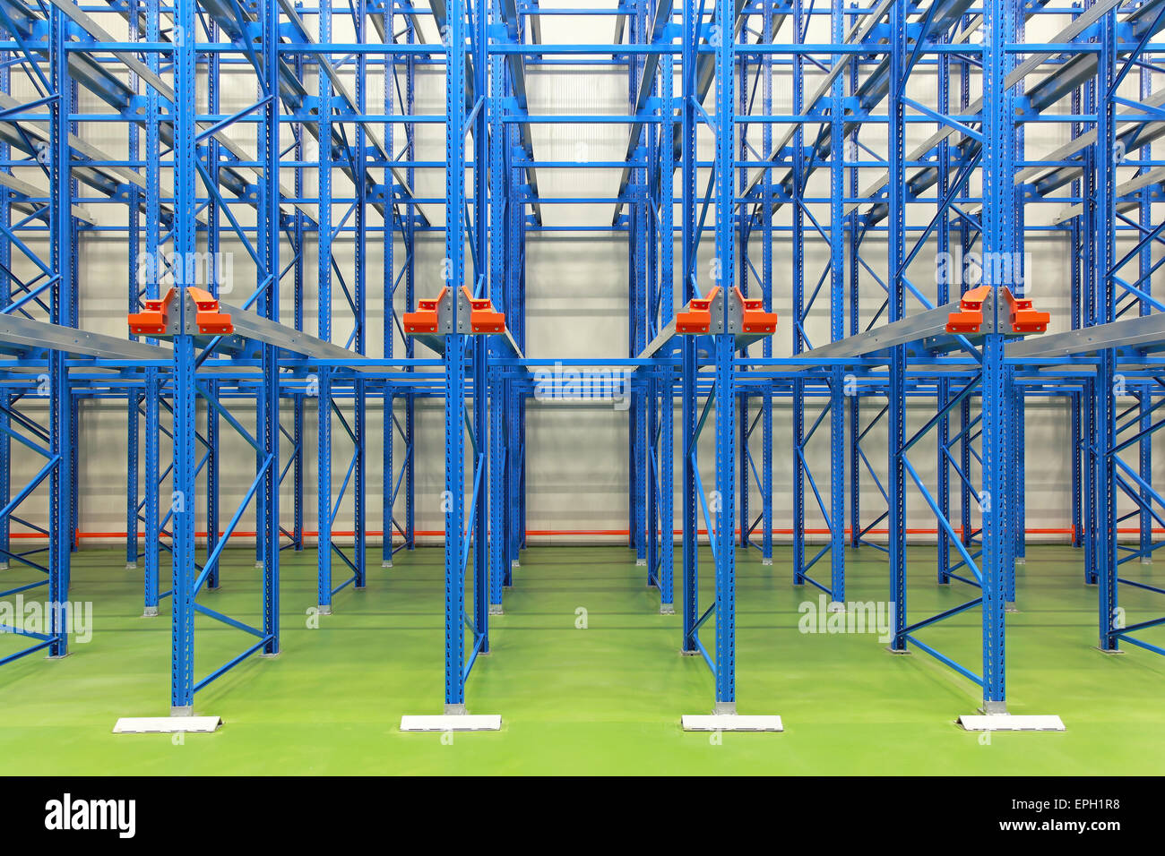 Business shelves hi-res stock photography and images - Alamy