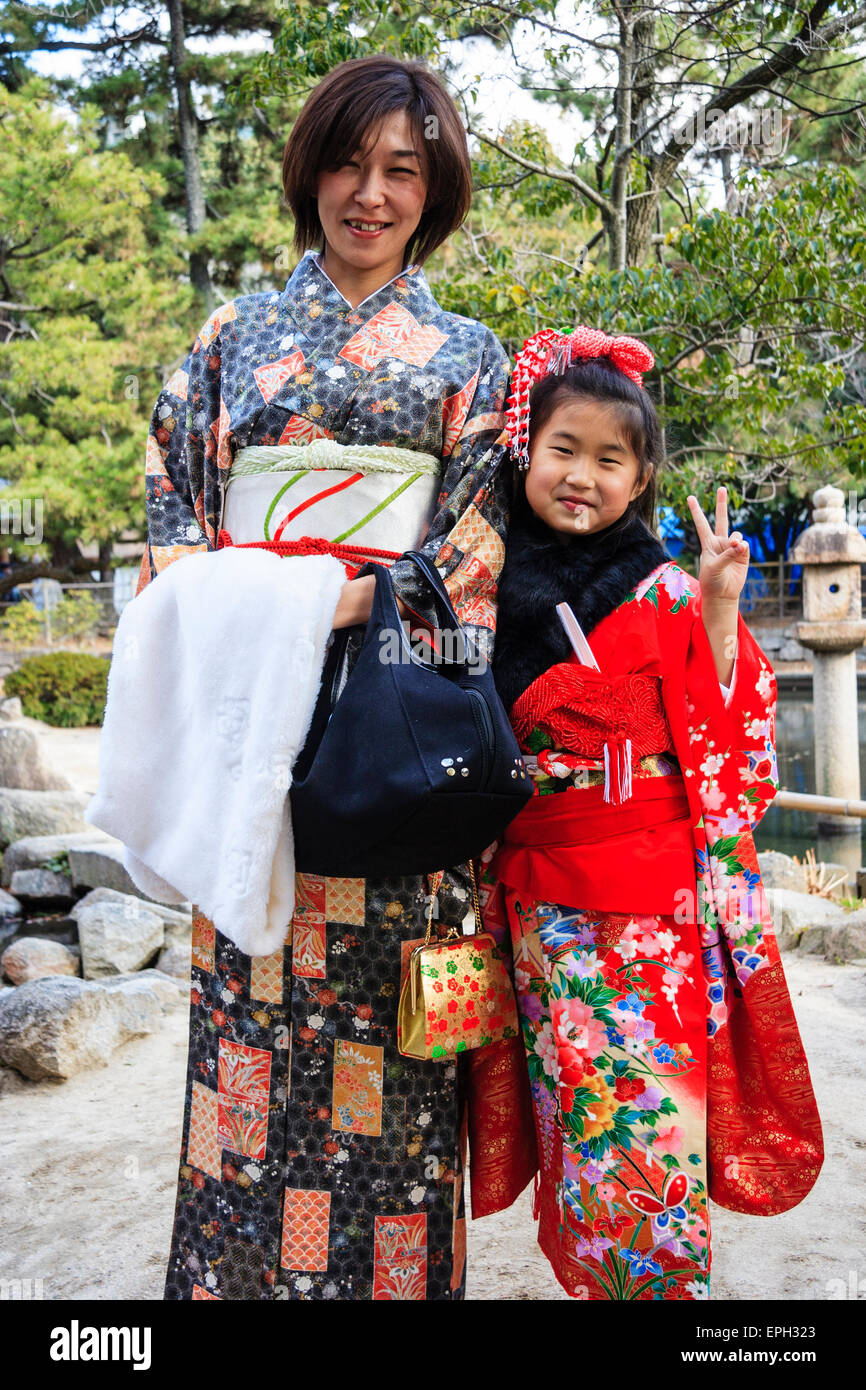 Japan Nishinomiya Shrine Japanese Mother And Daughter In Kimono Stock