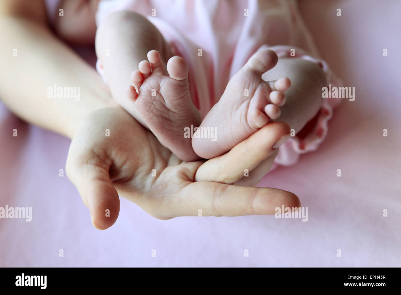 Baby man legs hi-res stock photography and images - Alamy