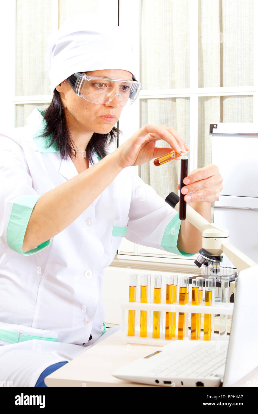 Solutions test tubes hi-res stock photography and images - Alamy