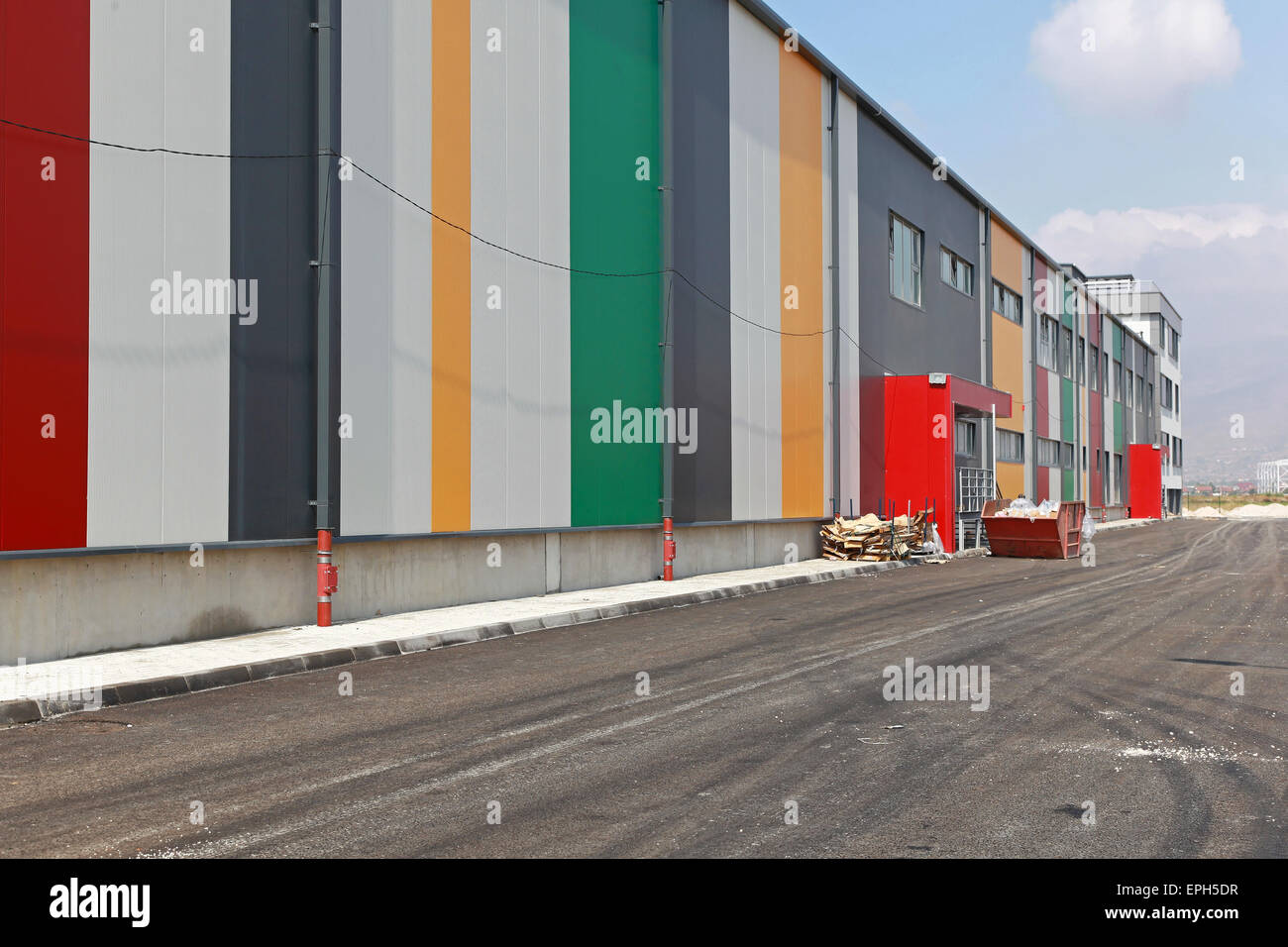 Center distribution hi-res stock photography and images - Alamy