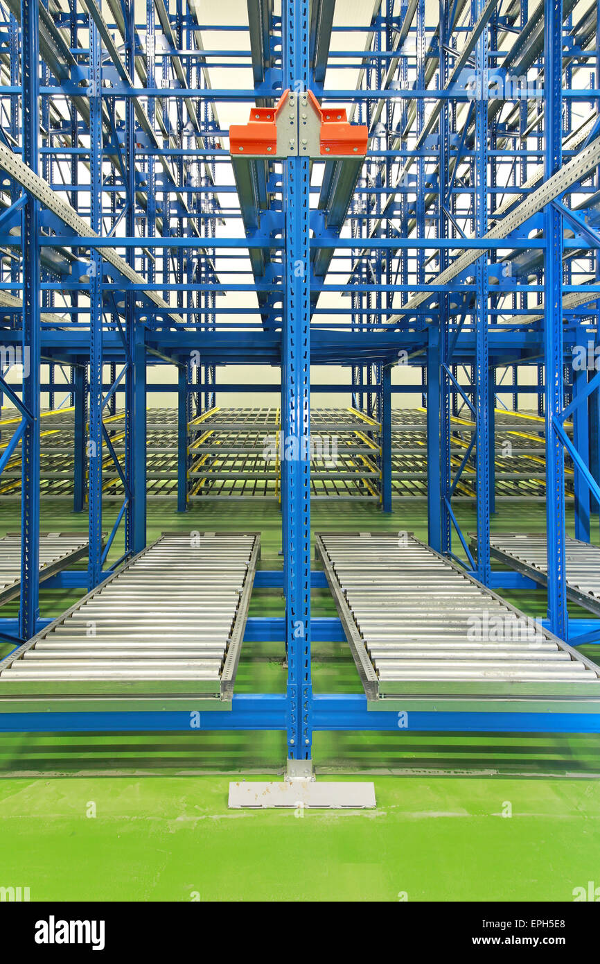 Dynamic storage shelving Stock Photo - Alamy