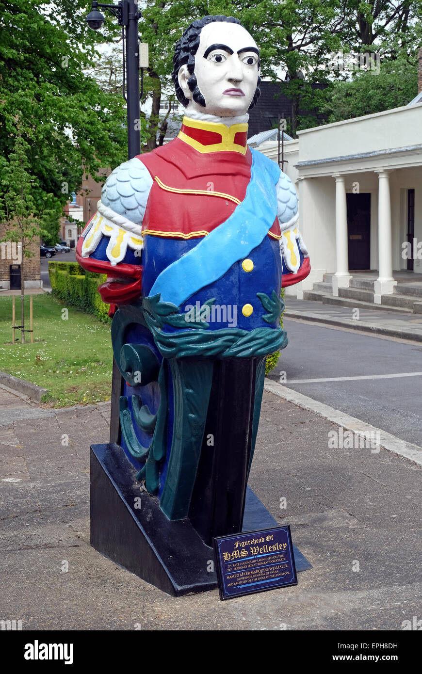 Figurehead of HMS Wellesley at the entrance to the Historic Dockyard ...