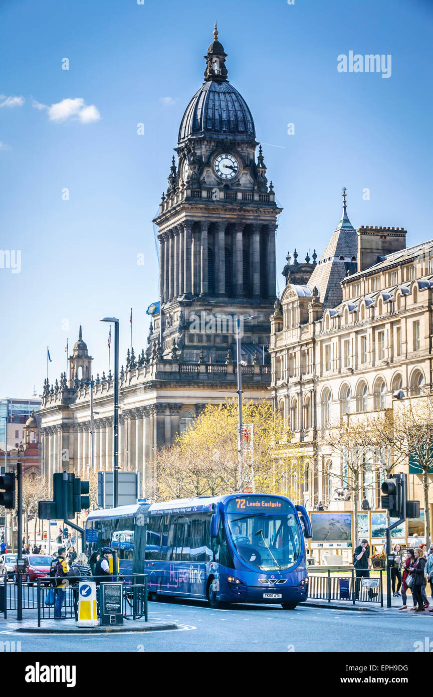 Leeds bus hi-res stock photography and images - Alamy