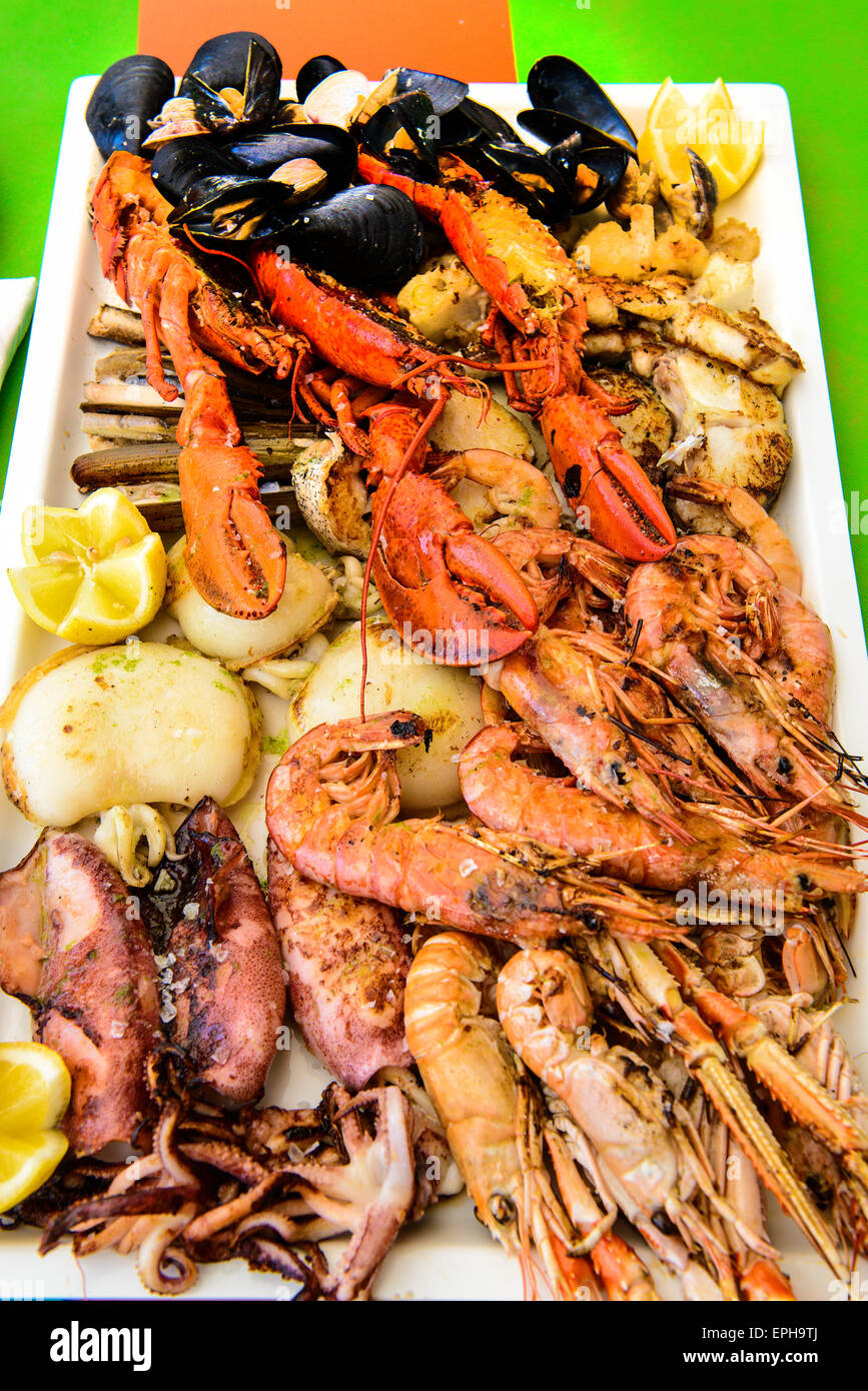 Fried prawns and other seafood Stock Photo - Alamy