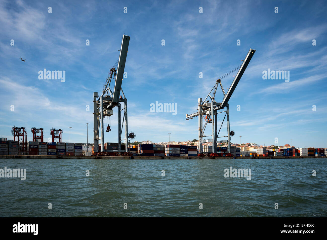 Shipping container quay hi-res stock photography and images - Alamy