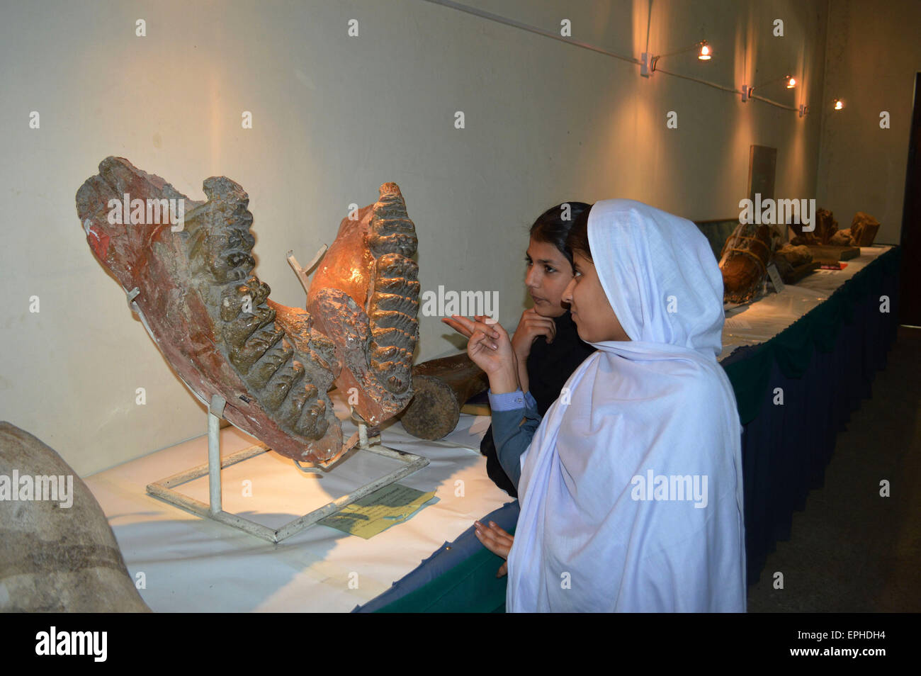 Quetta. 18th May, 2015. Students visit the museum in southwest Pakistan ...