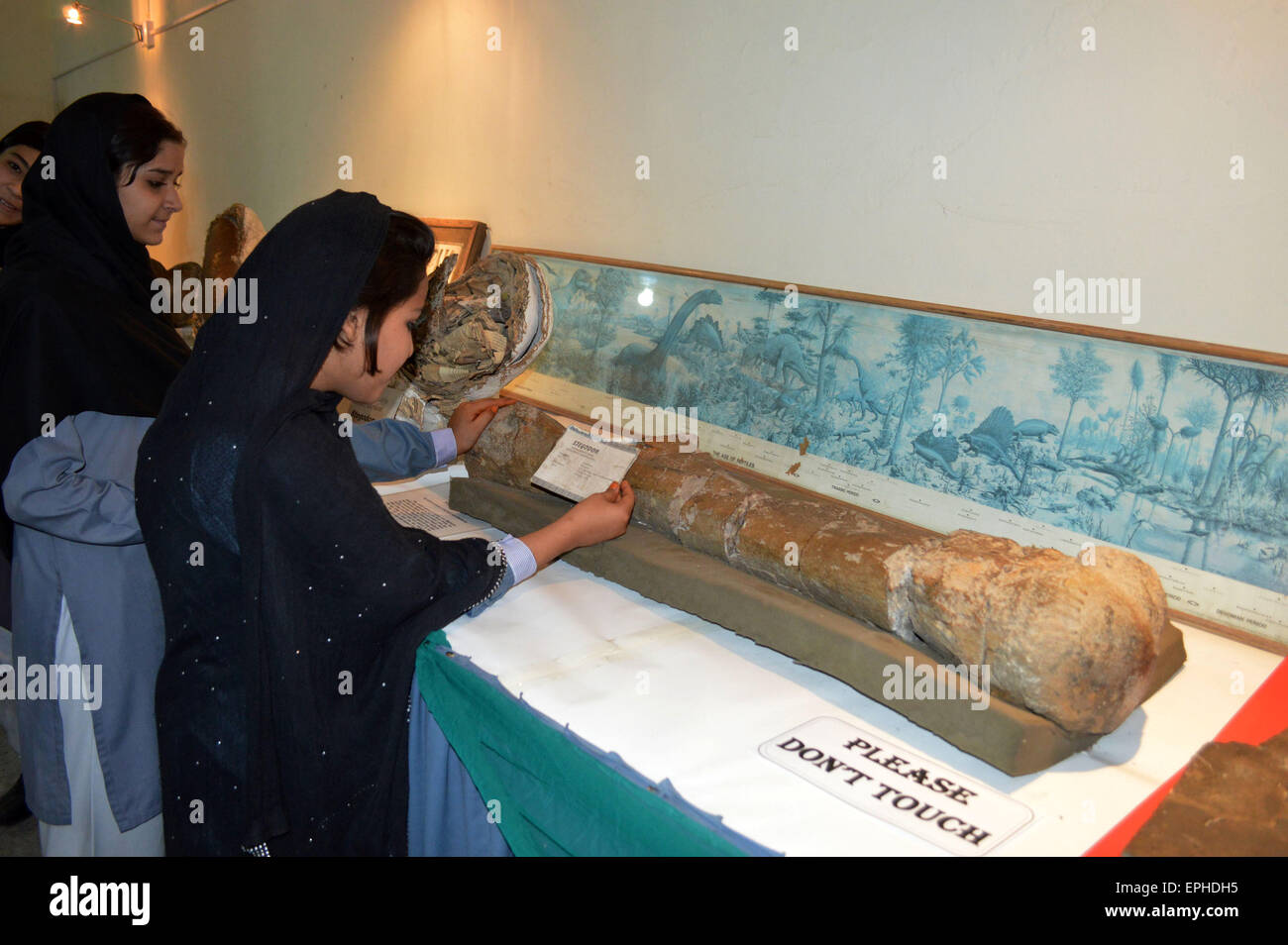 Quetta. 18th May, 2015. Students visit the museum in southwest Pakistan ...