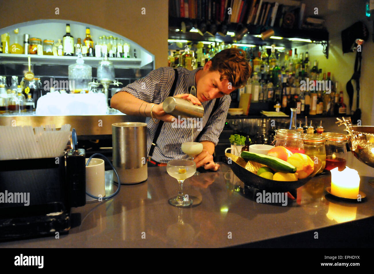 Dukes Hotel London High Resolution Stock Photography and Images - Alamy