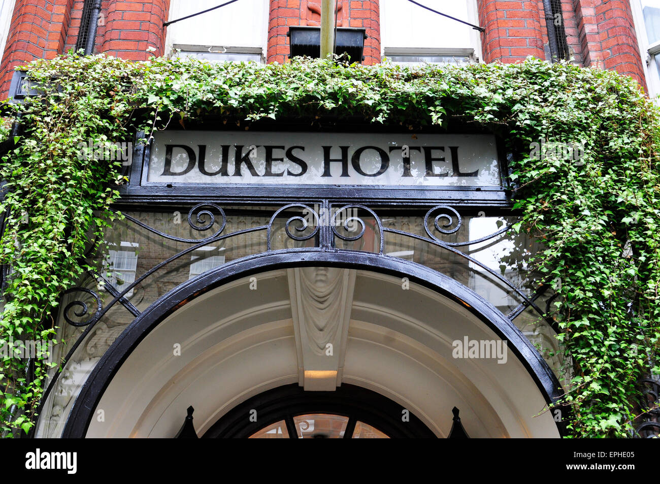 Dukes hotel london hi-res stock photography and images - Alamy