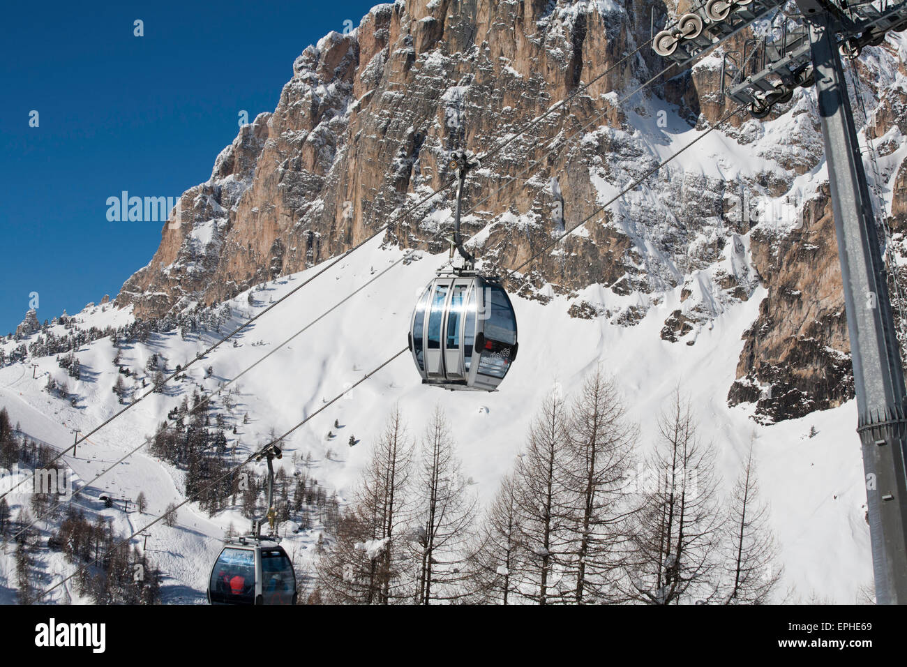 Cable Car Col Pradat above the Edelweisstal above Colfosco winter ...