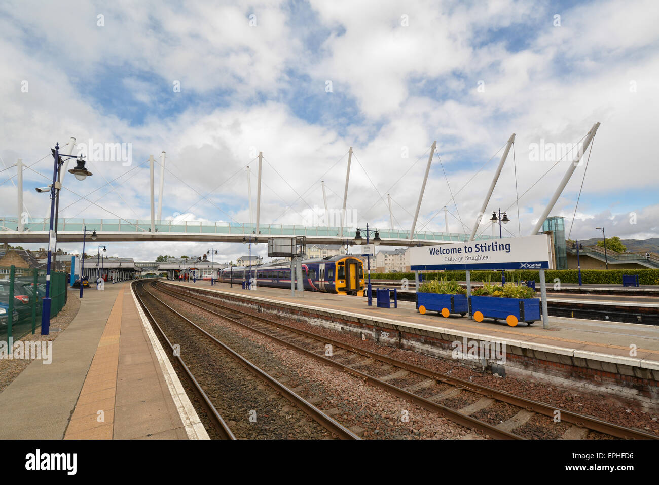 ScotRail Train at the platform of Stirling Railway Station Stock Photo ...