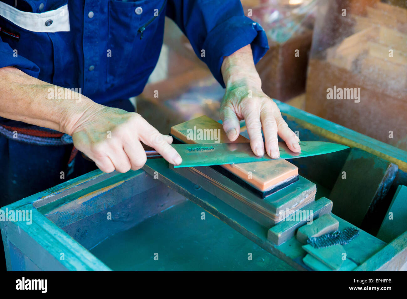Sharpening knife hi-res stock photography and images - Alamy