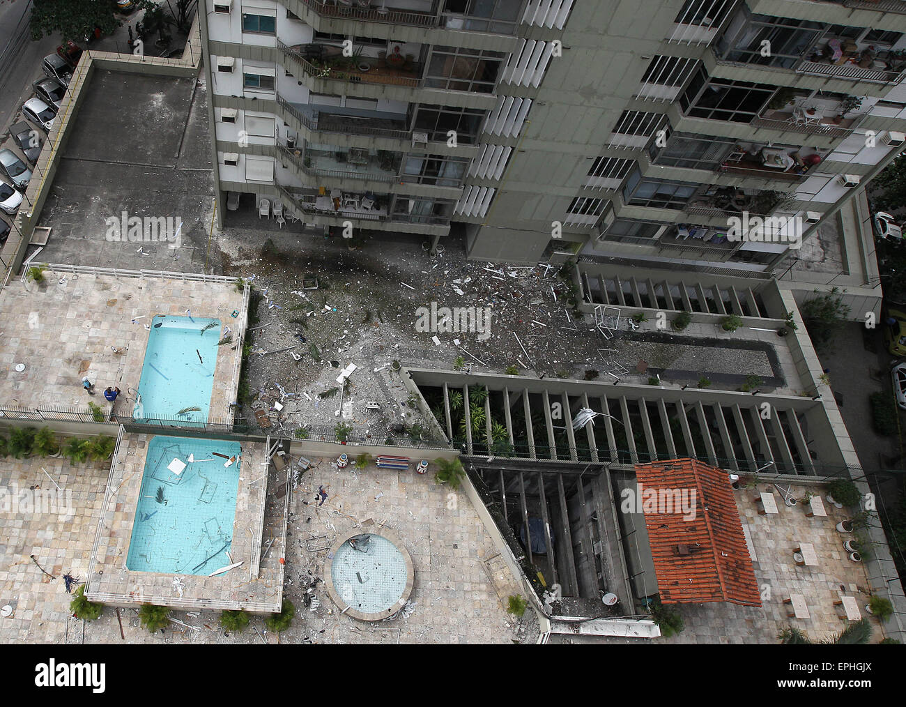 Rio De Janeiro, Brazil. 18th May, 2015. Debris are seen at the explosion site in Rio de Janeiro ...