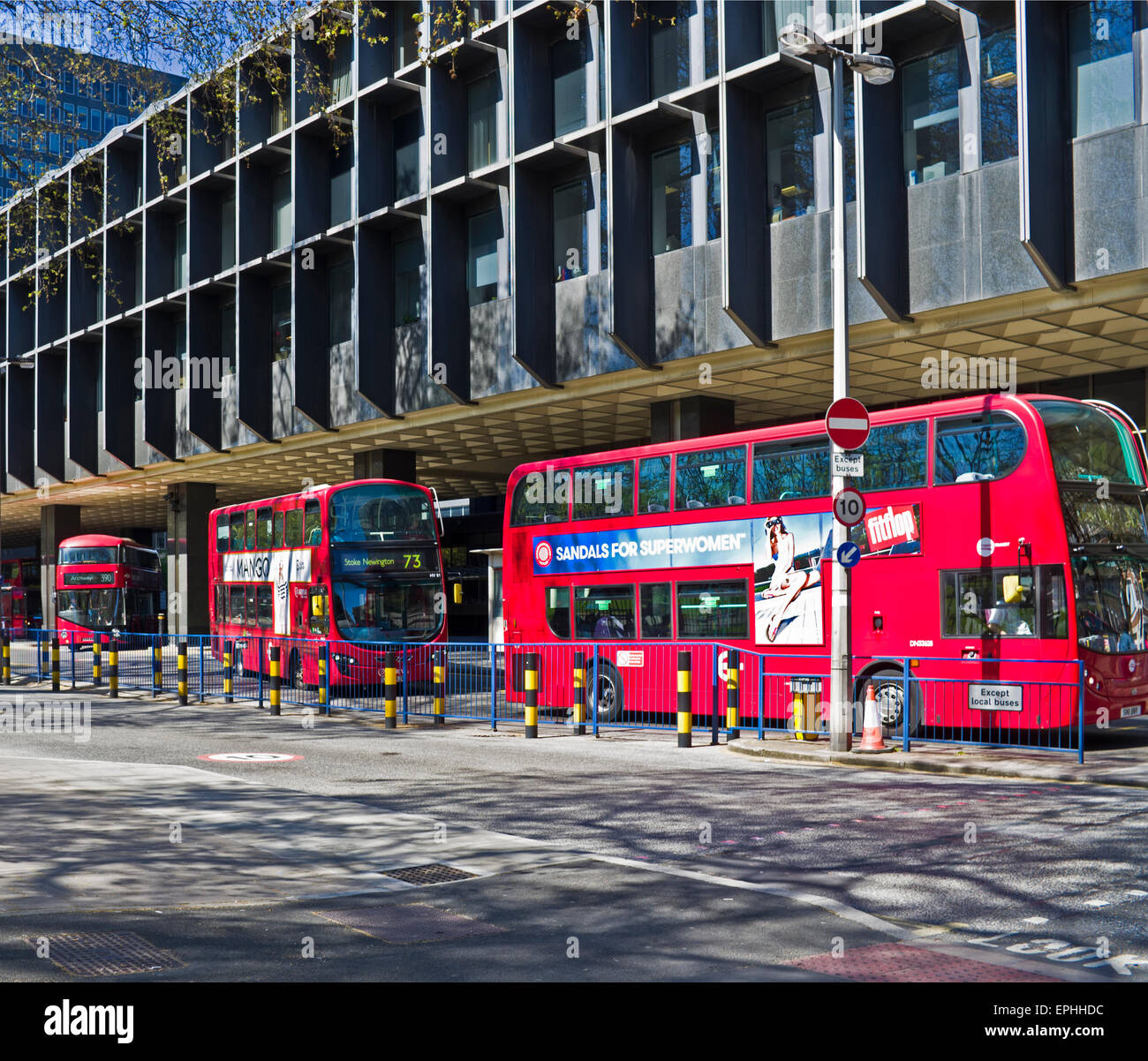 Busy Euston Station High Resolution Stock Photography and Images - Alamy