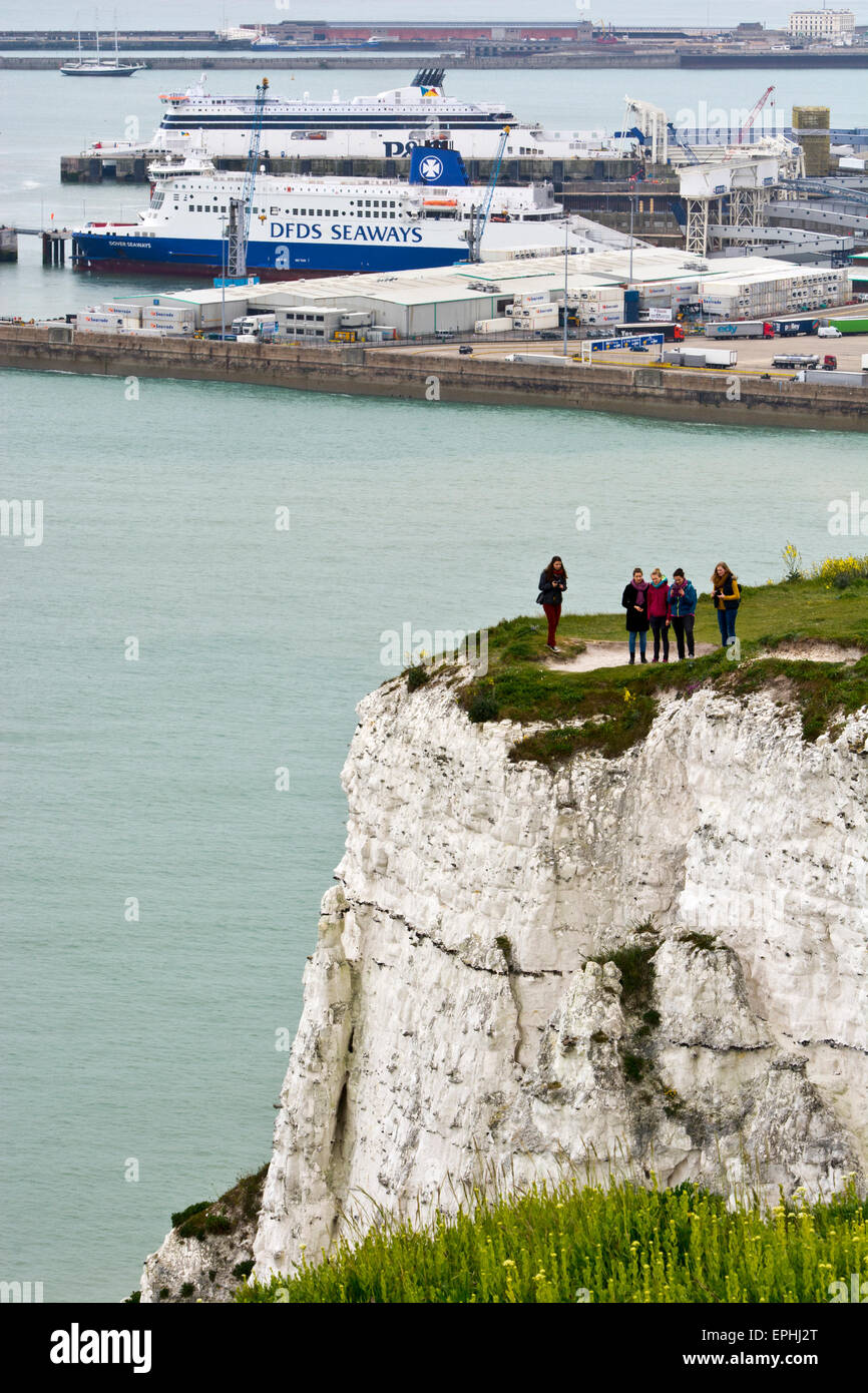 The Port of Dover Coast path footpath white cliffs Stock Photo - Alamy