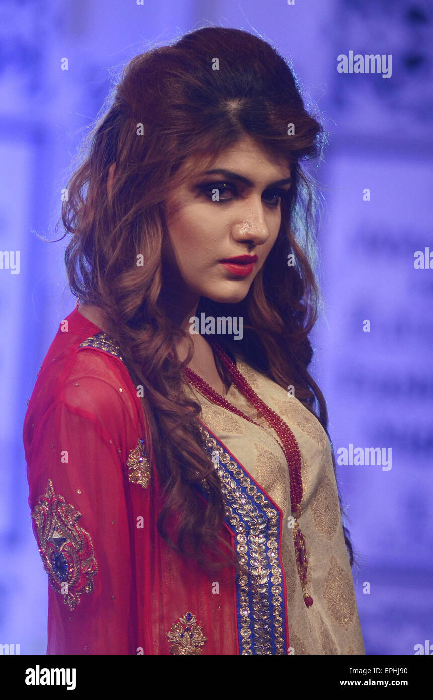 Lahore, Pakistan. 18th May, 2015. Pakistani model presents a summer ...
