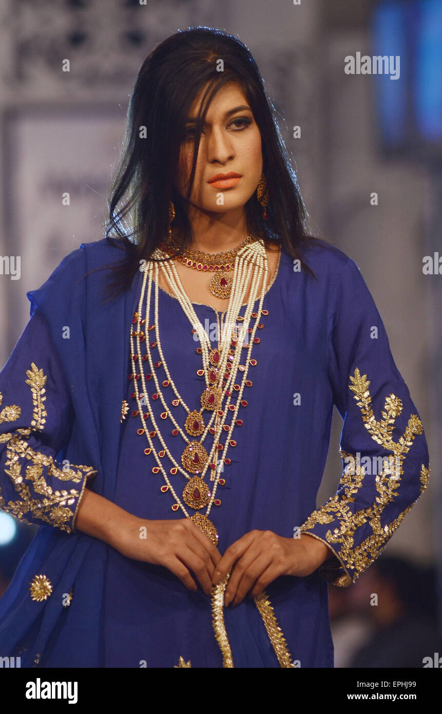 Lahore, Pakistan. 18th May, 2015. Pakistani model presents a summer ...