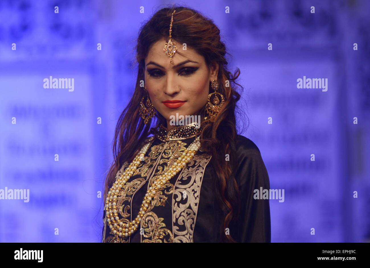Lahore, Pakistan. 18th May, 2015. Pakistani model presents a summer ...