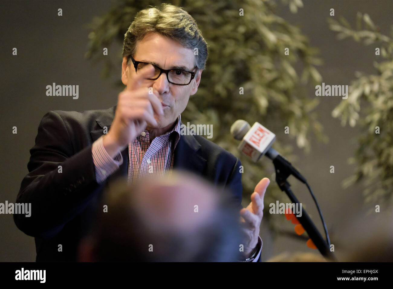 Le Mars, IOWA, USA. 18th May, 2015. Former Gov. RICK PERRY makes a ...