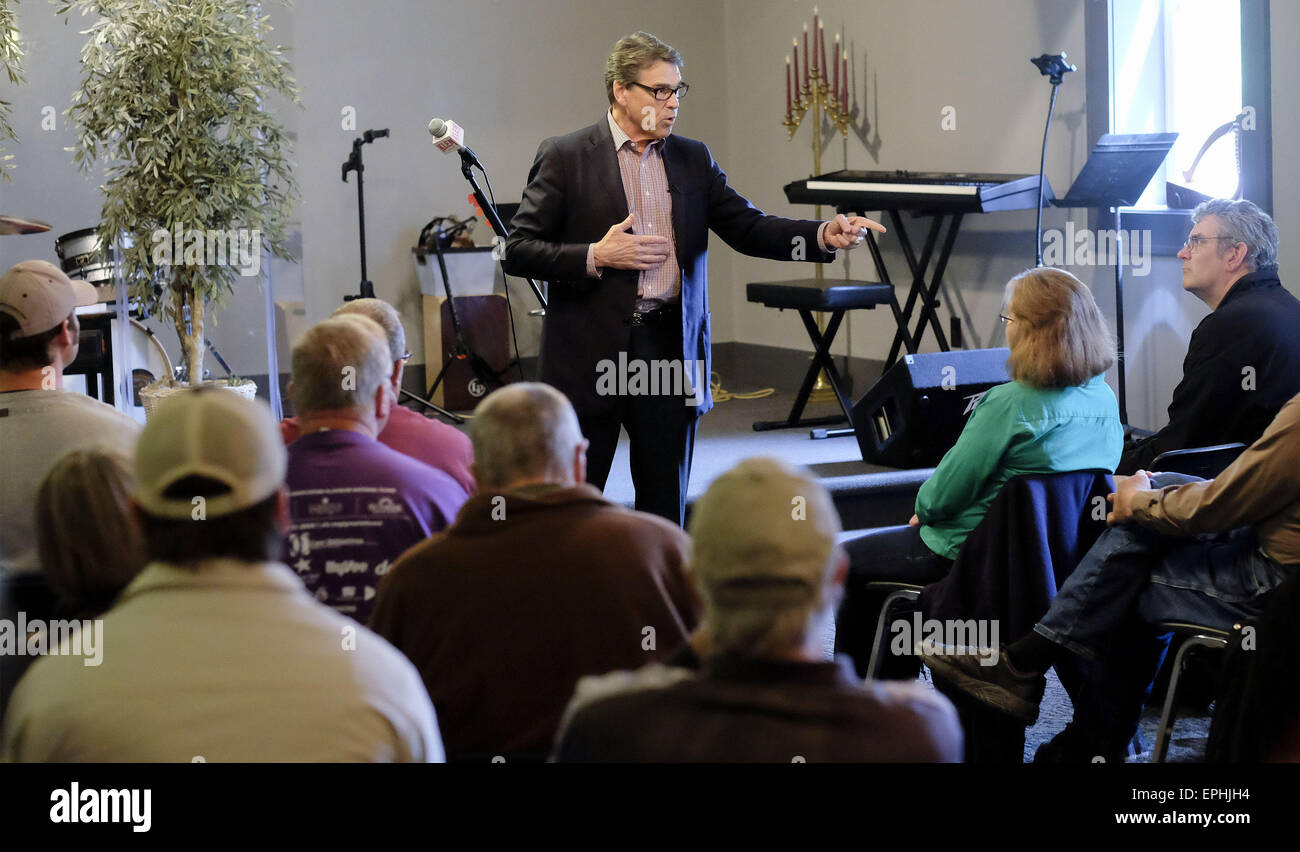 Le Mars, IOWA, USA. 18th May, 2015. Former Gov. RICK PERRY, standing ...