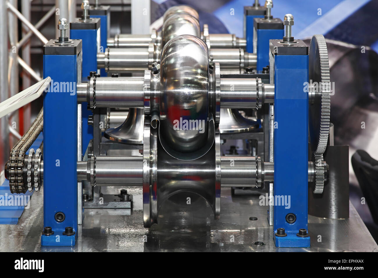 Roll forming hi-res stock photography and images - Alamy