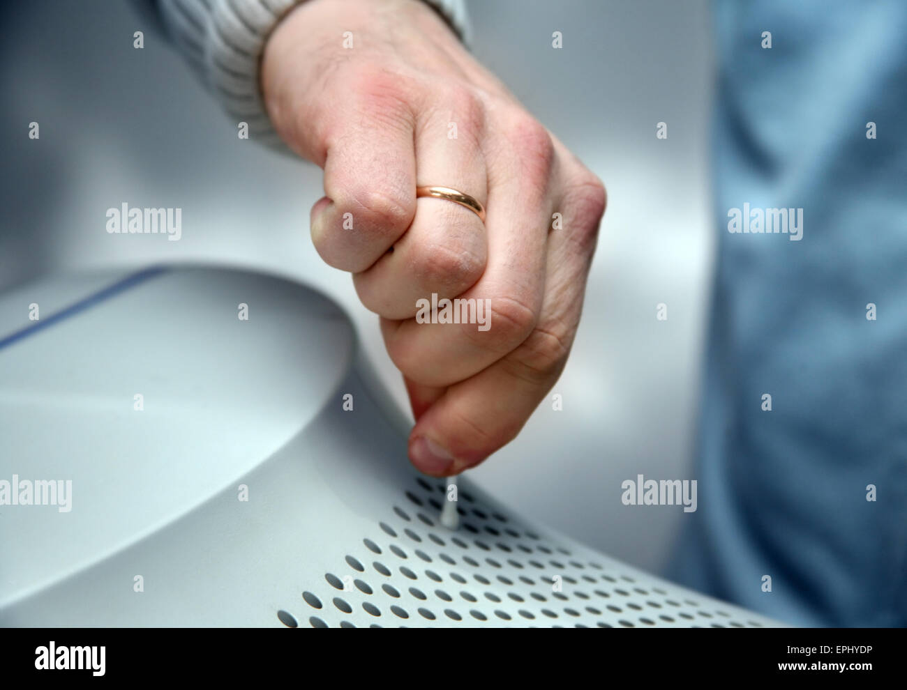 Clearing monitor hi-res stock photography and images - Alamy