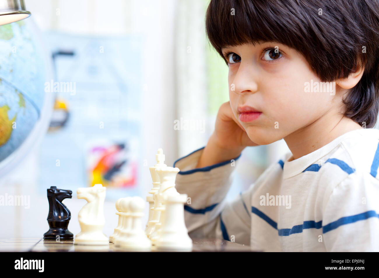 Chess playing game sport hi-res stock photography and images - Alamy