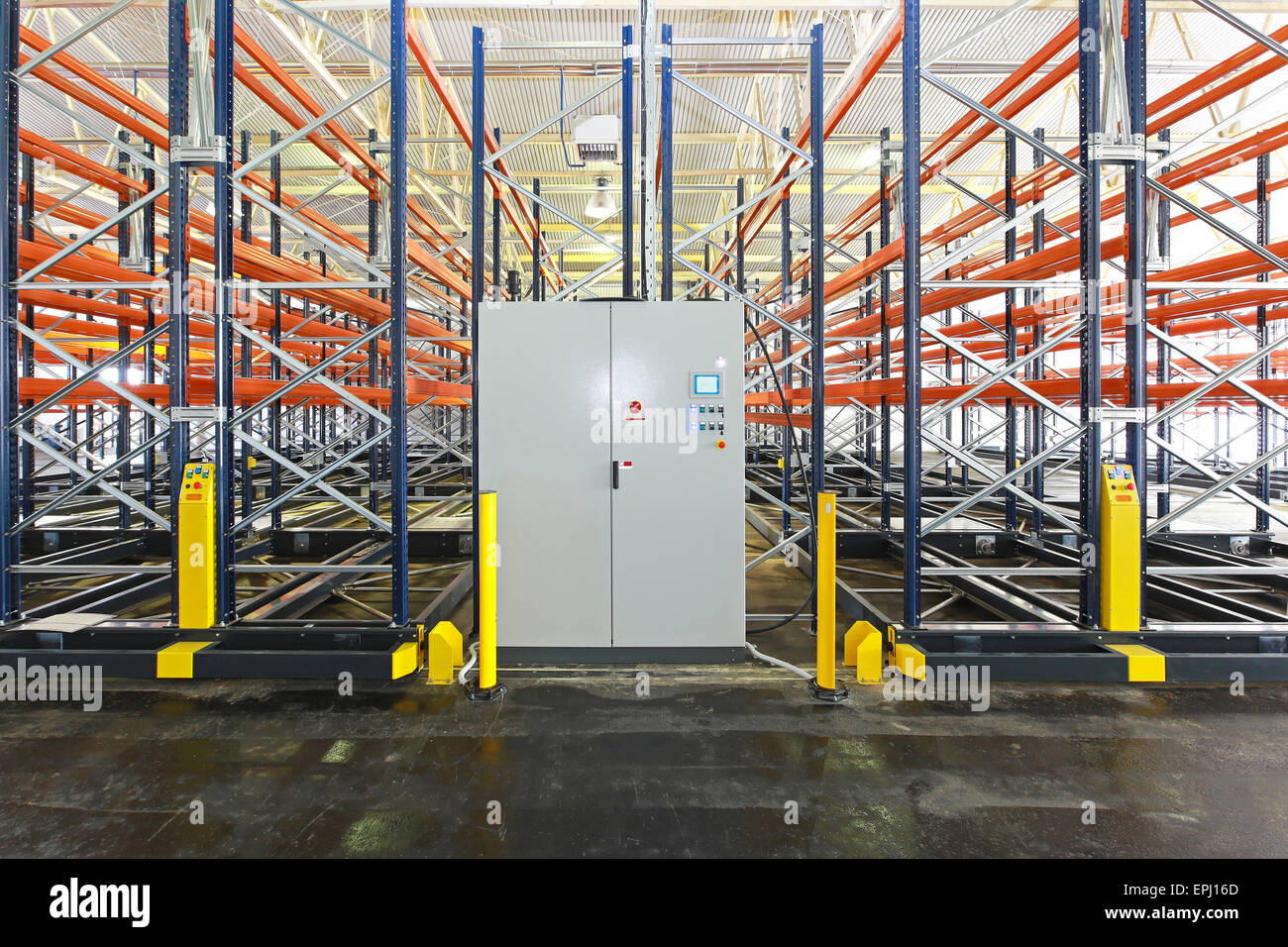 Powered mobile shelving Stock Photo - Alamy