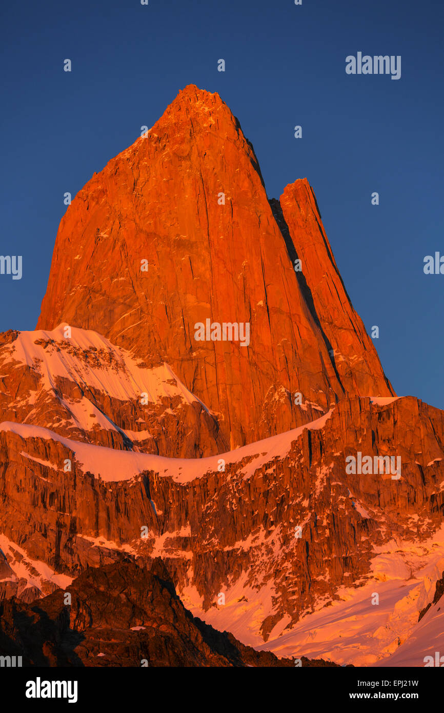 Monte fitz roy dawn hi-res stock photography and images - Alamy