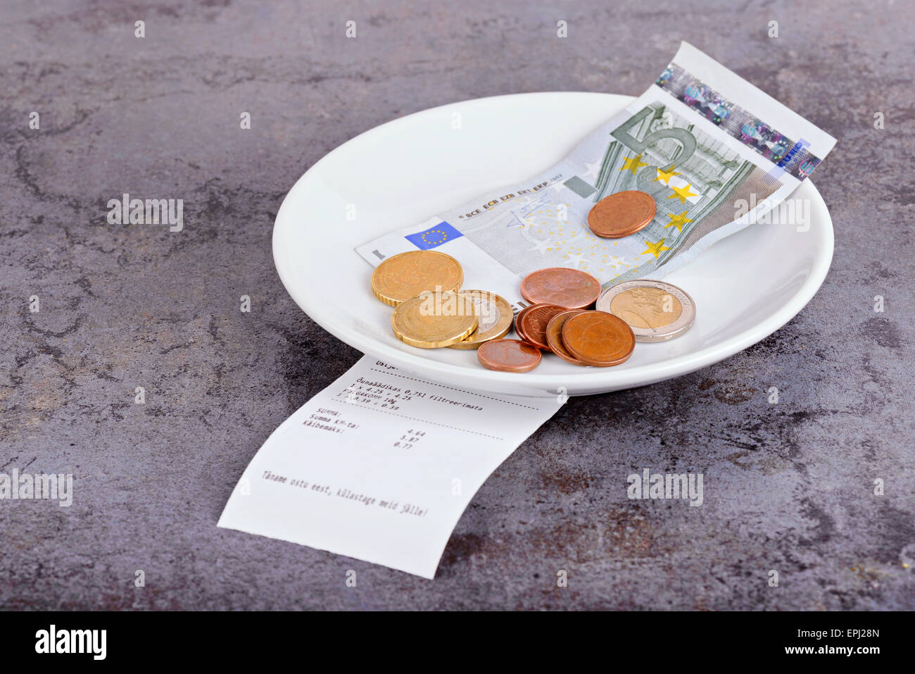 Cheque on restaurant table hi-res stock photography and images - Alamy