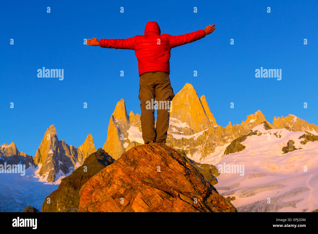Monte fitz roy dawn parque hi-res stock photography and images - Alamy