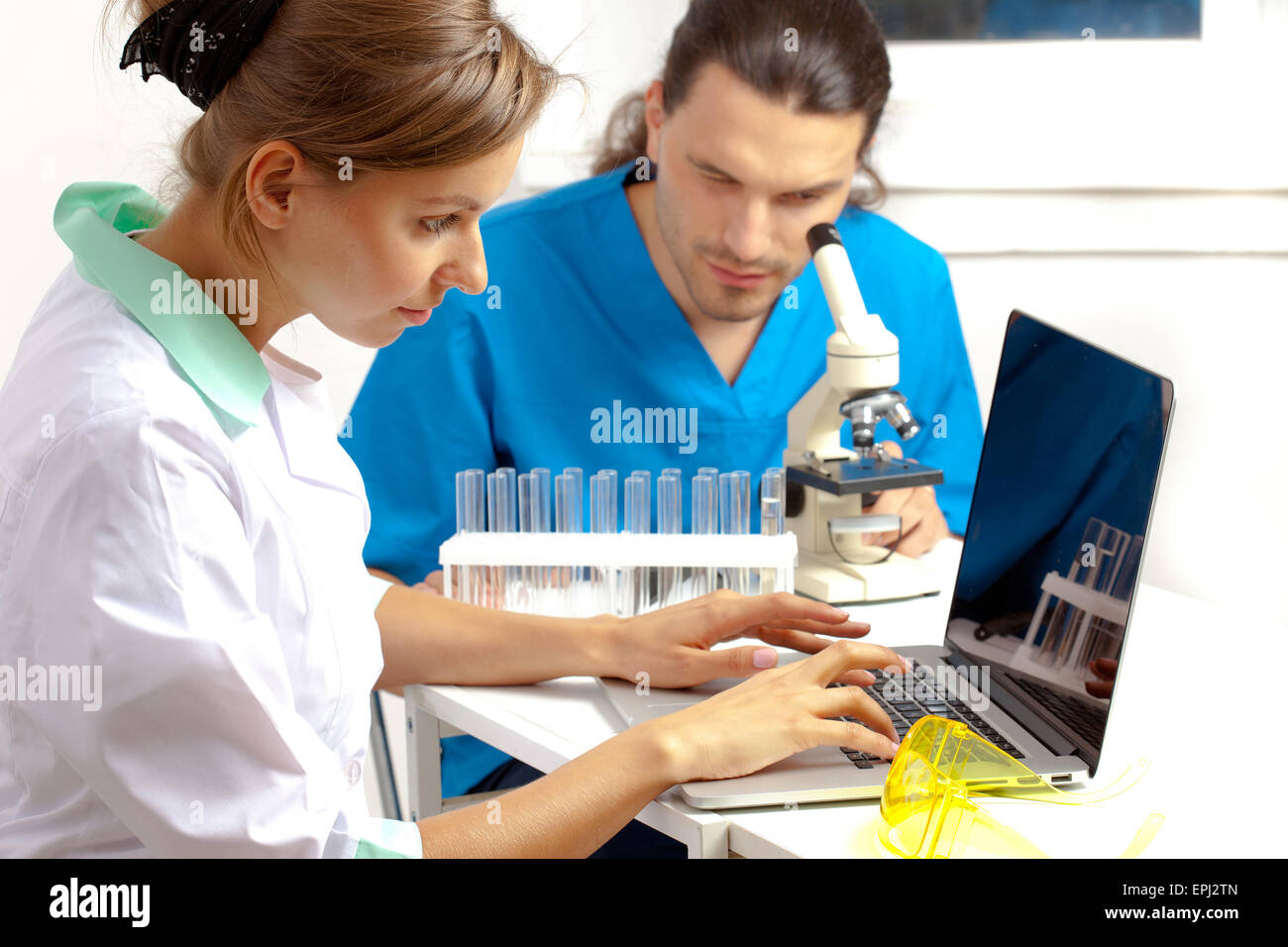 Researcher laboratory hi-res stock photography and images - Alamy