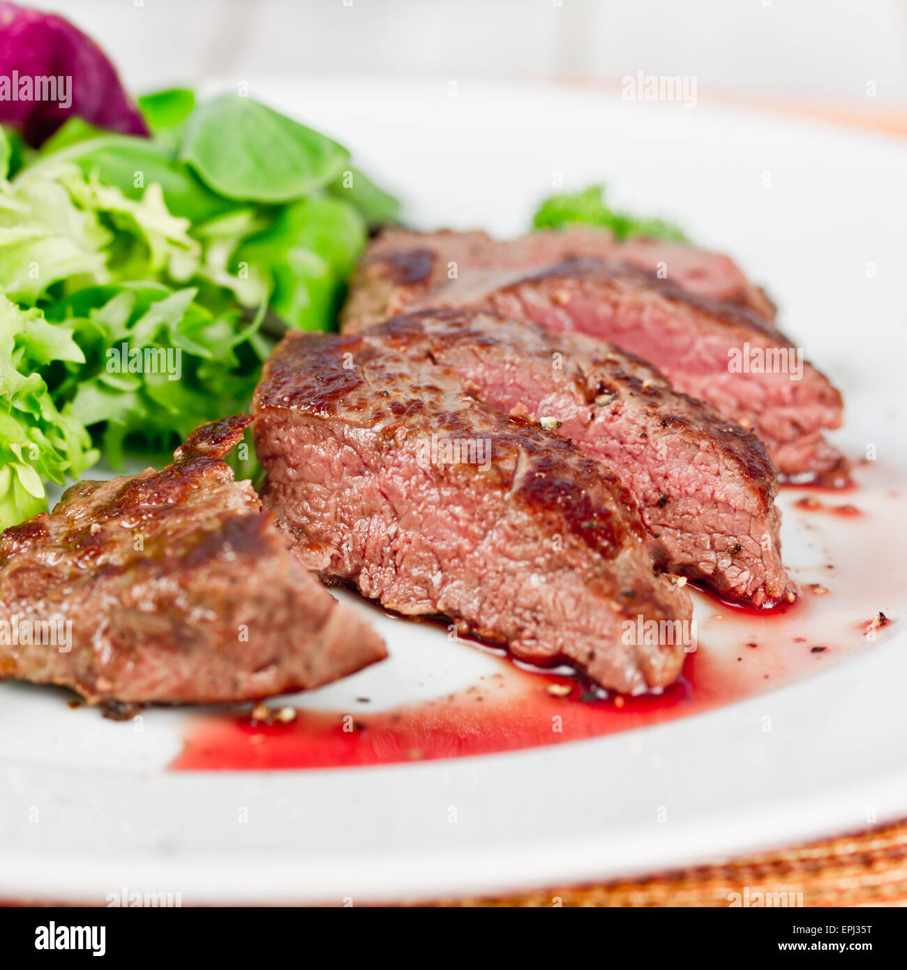 Medium rare lamb hi-res stock photography and images - Alamy