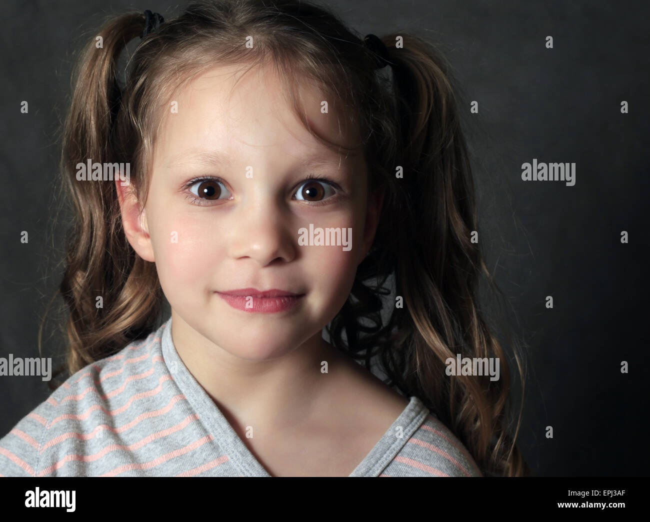 Portrait 5 years girl Stock Photo - Alamy