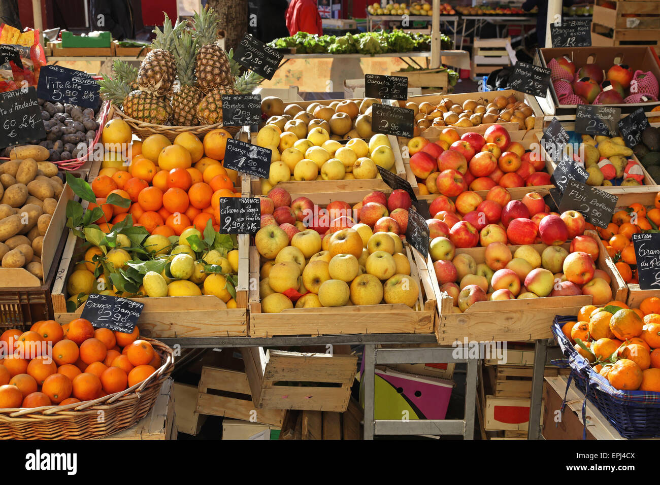 Fruit fruits crate crates hi-res stock photography and images - Alamy