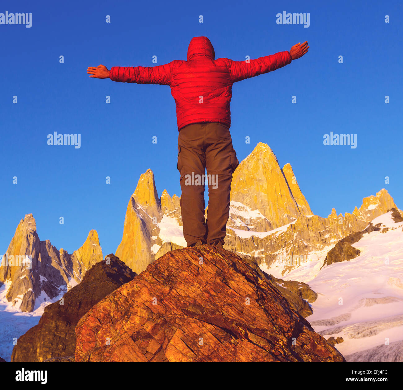 Monte fitz roy dawn parque hi-res stock photography and images - Alamy