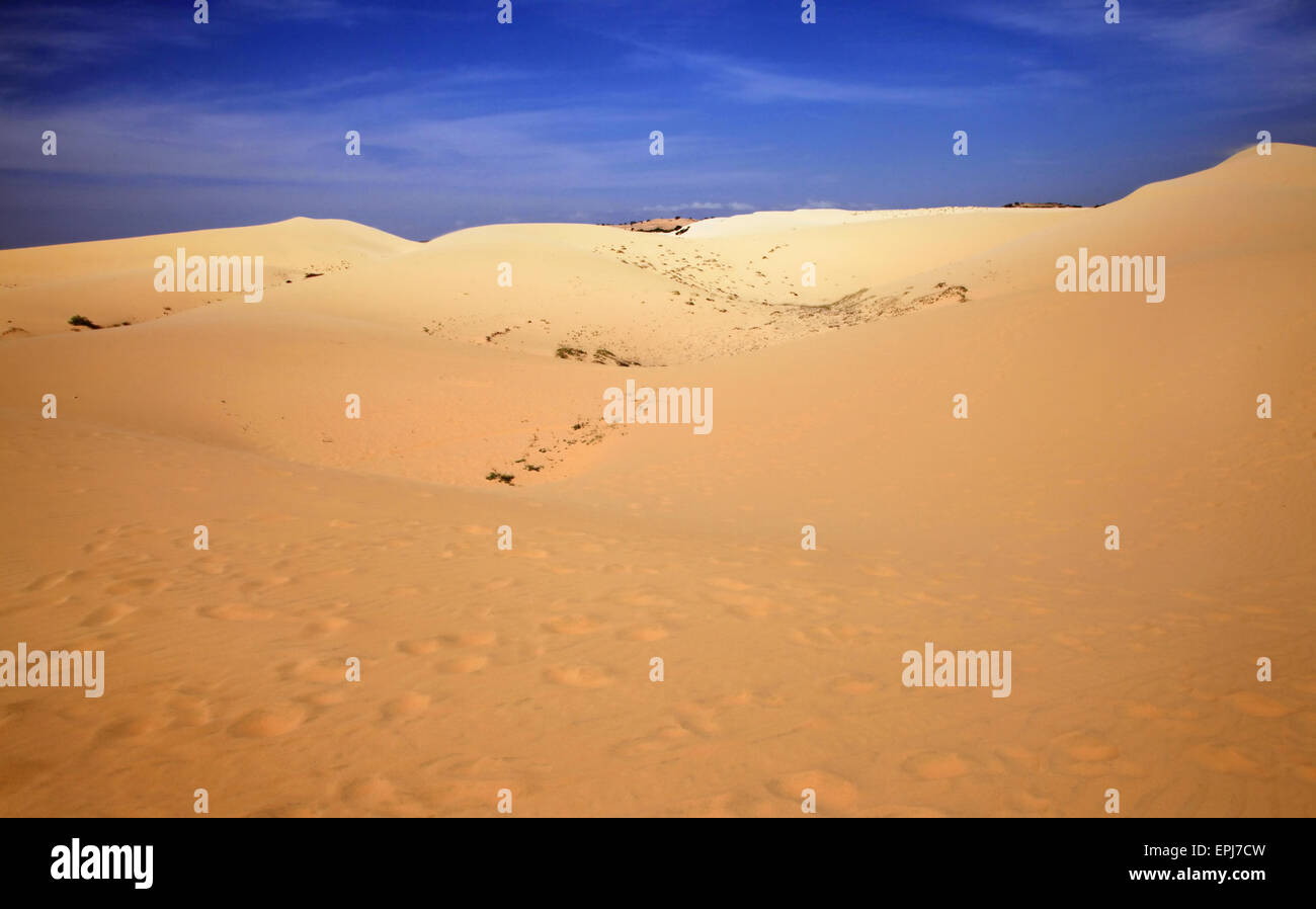 Extreme terrain rolling landscape hi-res stock photography and images ...