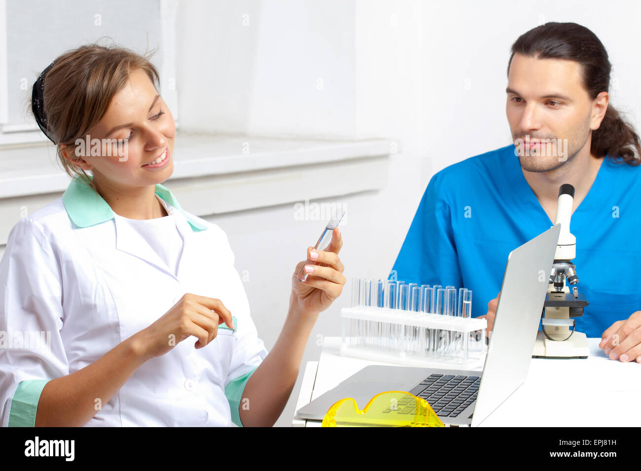 Two people work in laboratory hi-res stock photography and images - Alamy