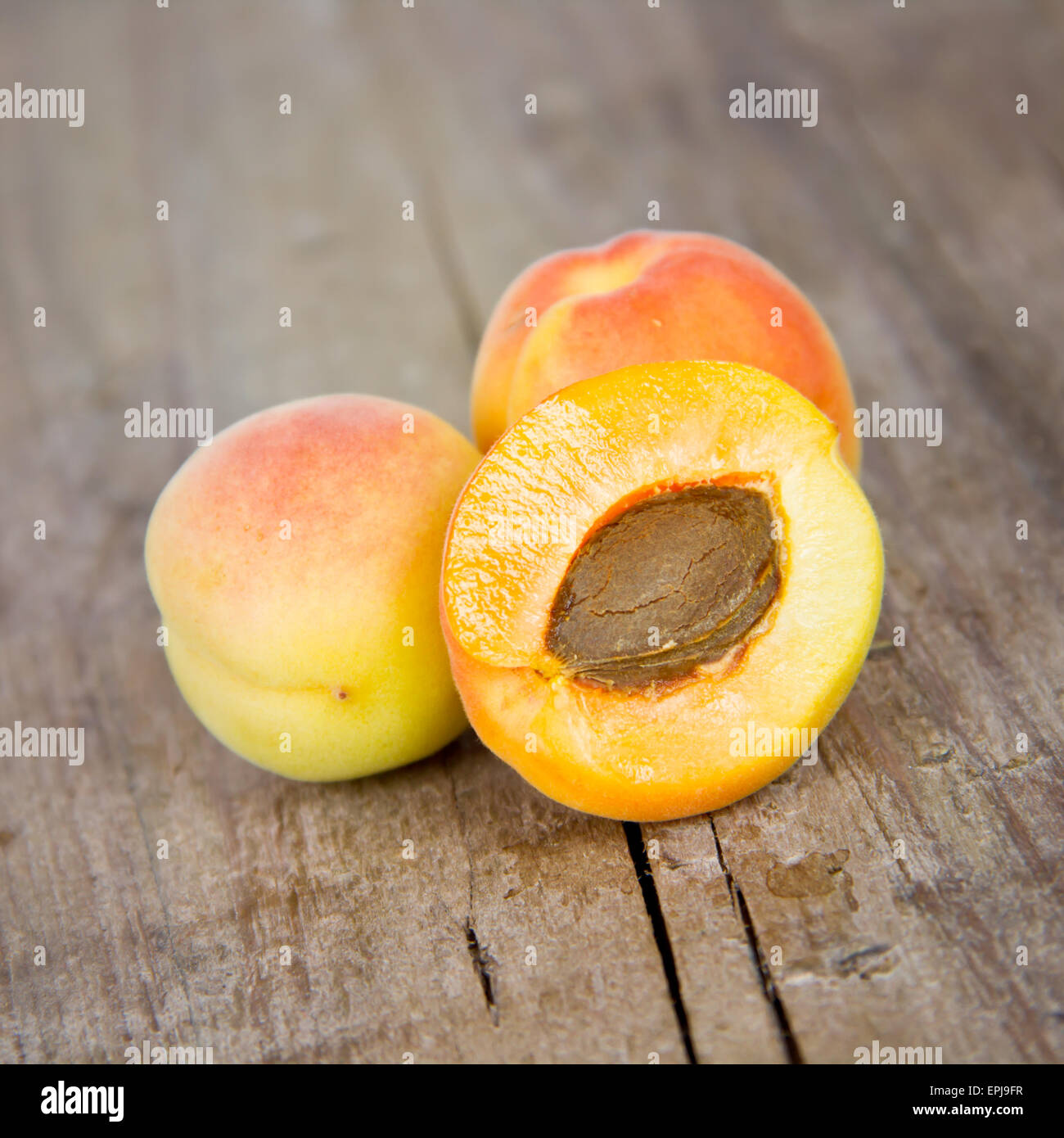 Babyaprikosen hi-res stock photography and images - Alamy