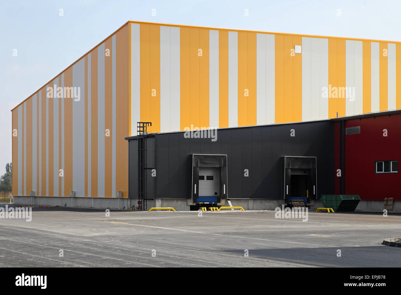 Warehouse exterior hi-res stock photography and images - Alamy
