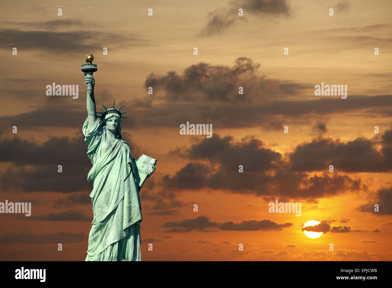 The real statue of liberty hi-res stock photography and images - Alamy