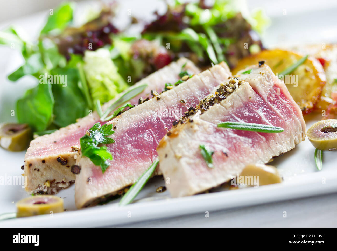 Tuna filets hi-res stock photography and images - Alamy
