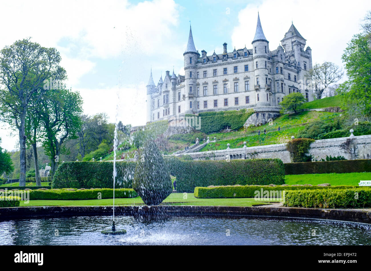 Dunrobin castle hi-res stock photography and images - Alamy