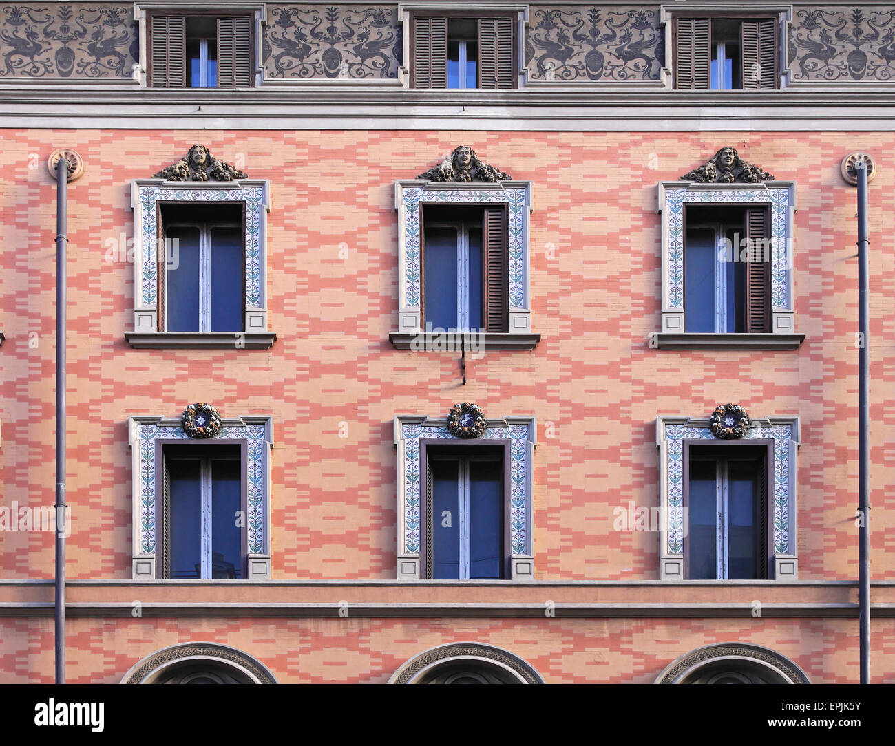 Rome windows hi-res stock photography and images - Alamy