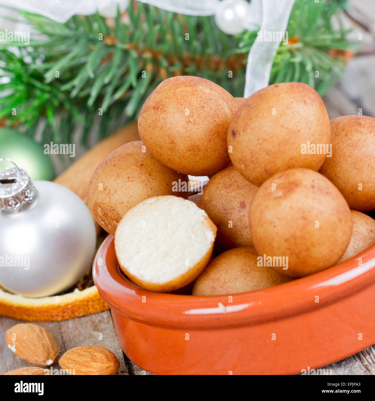 Marzipan hi-res stock photography and images - Alamy