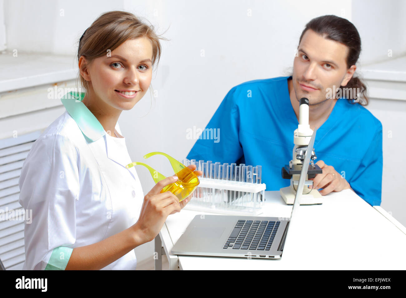 Laboratory picture hi-res stock photography and images - Alamy